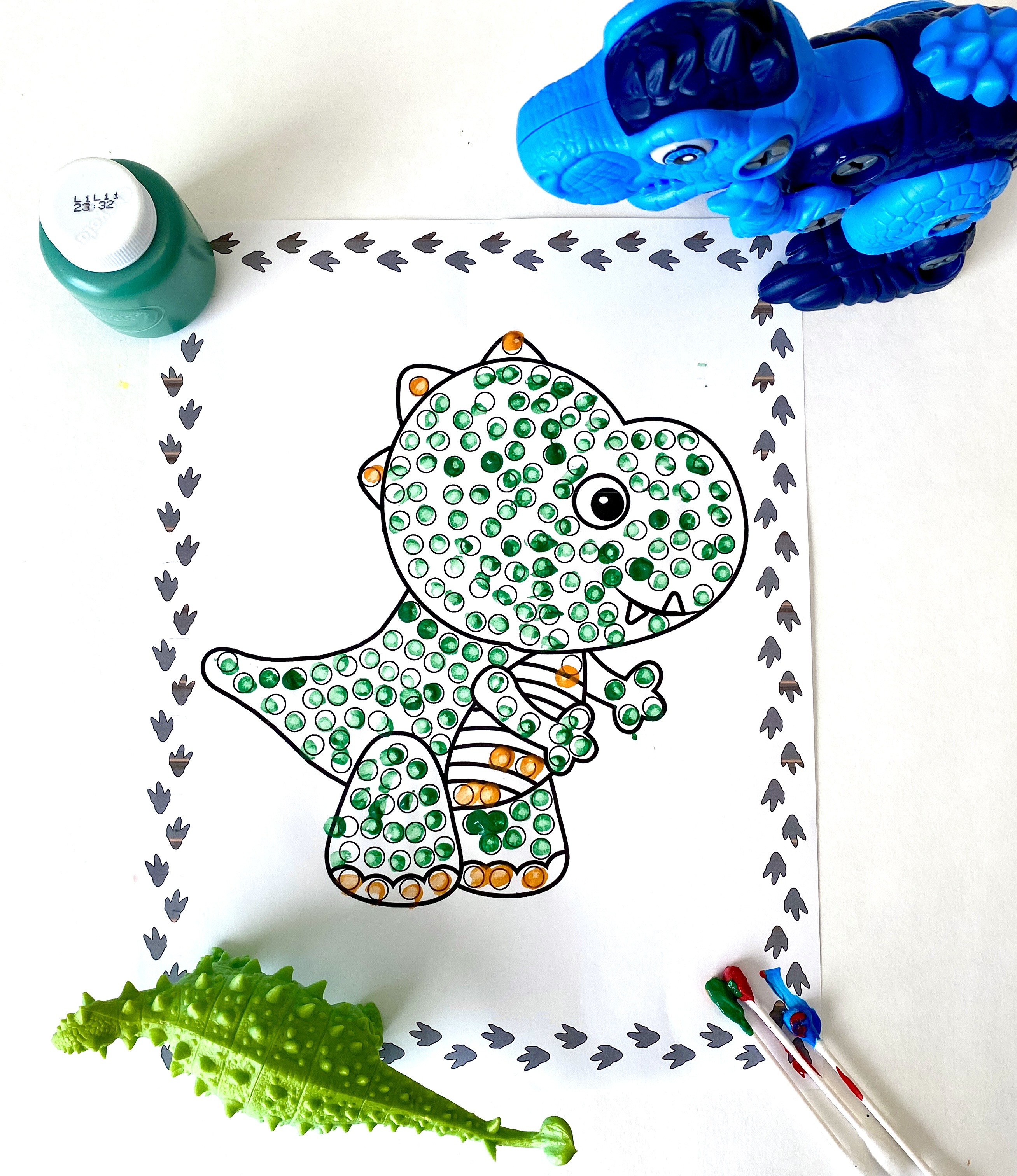 Dinosaur Do A Dot and Q-Tip Art Packet - Classful